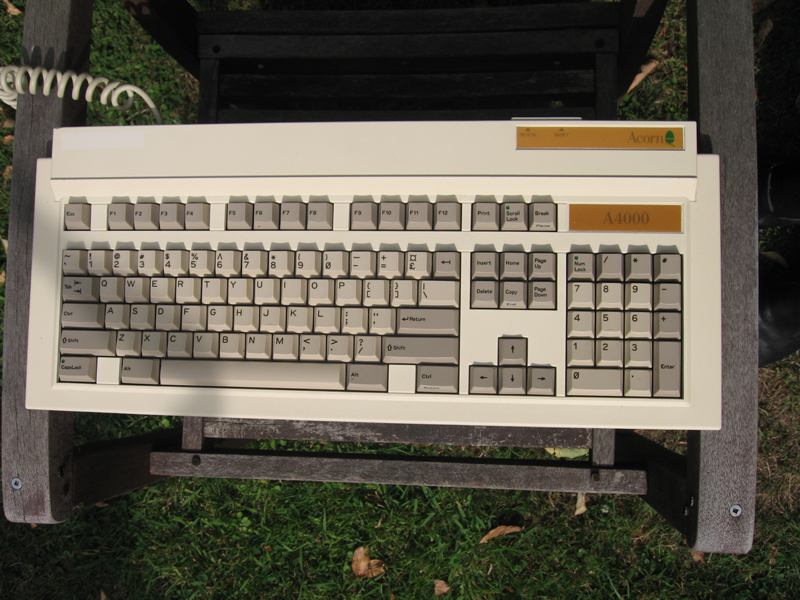 De-yellowing (Retrobrighting) plastics in computer gear: Is the Sun all ...